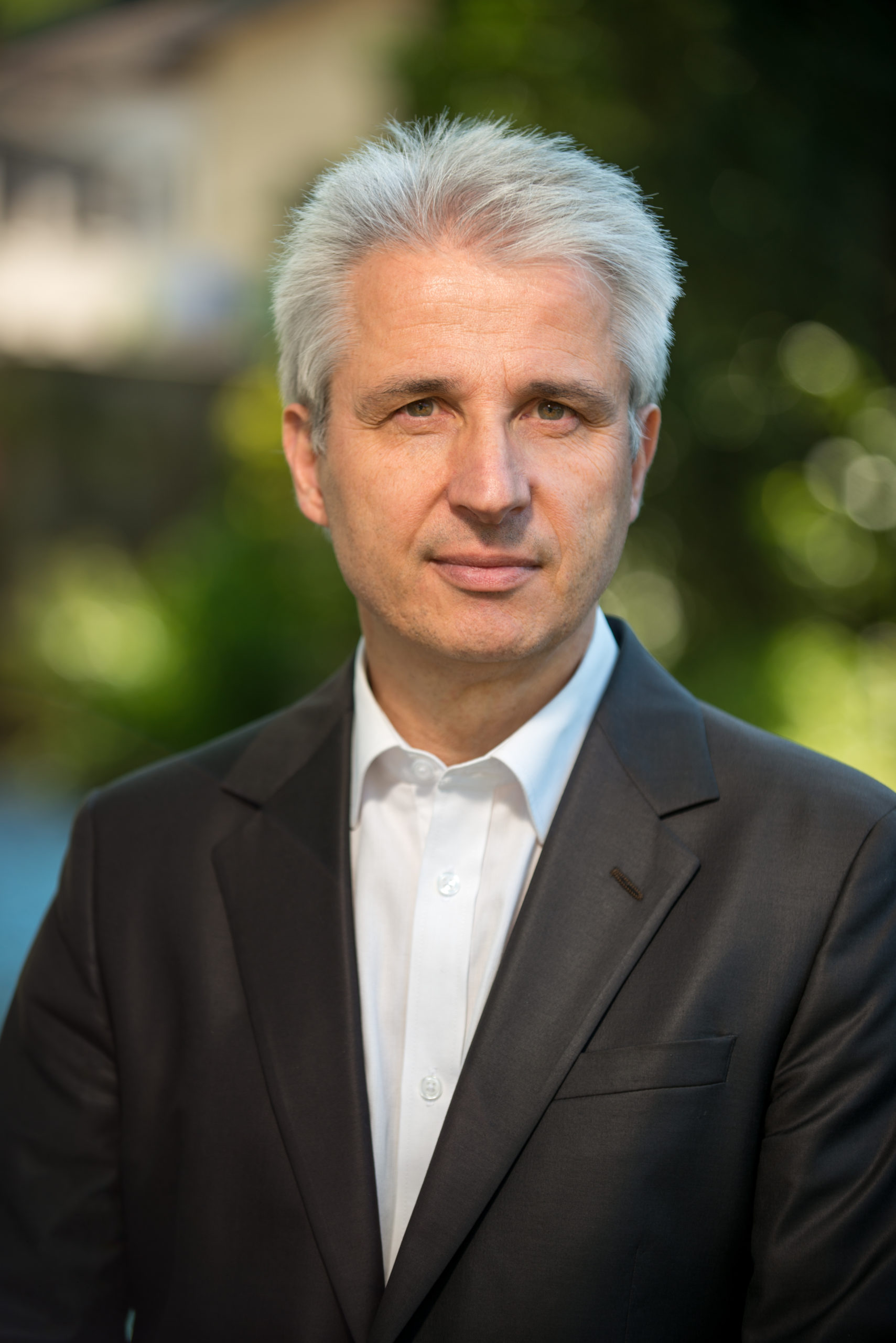 3 questions à ... Pierre Verri, Maire de la petites ville de Gières et ...